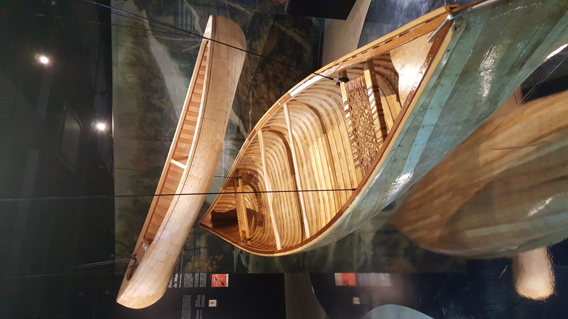 Le canot, symbole identitaire des Hurons-Wendats