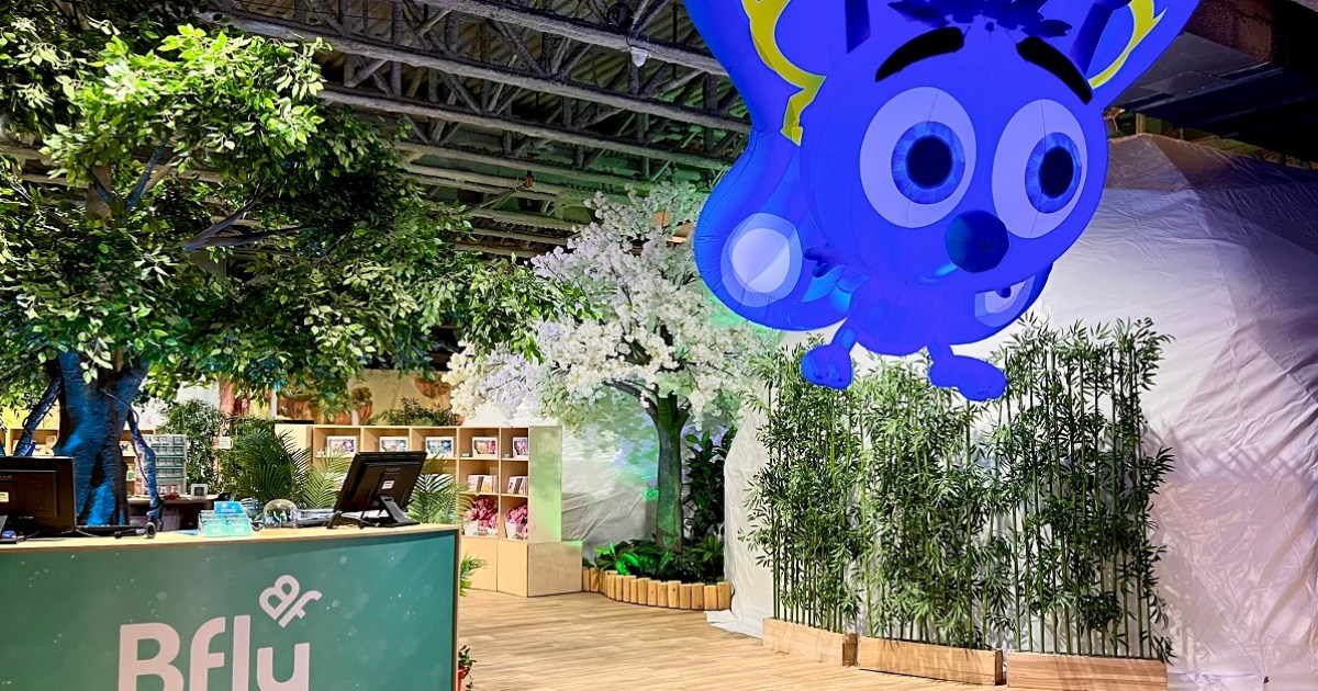 Marcher parmi les papillons aux Galeries de la Capitale