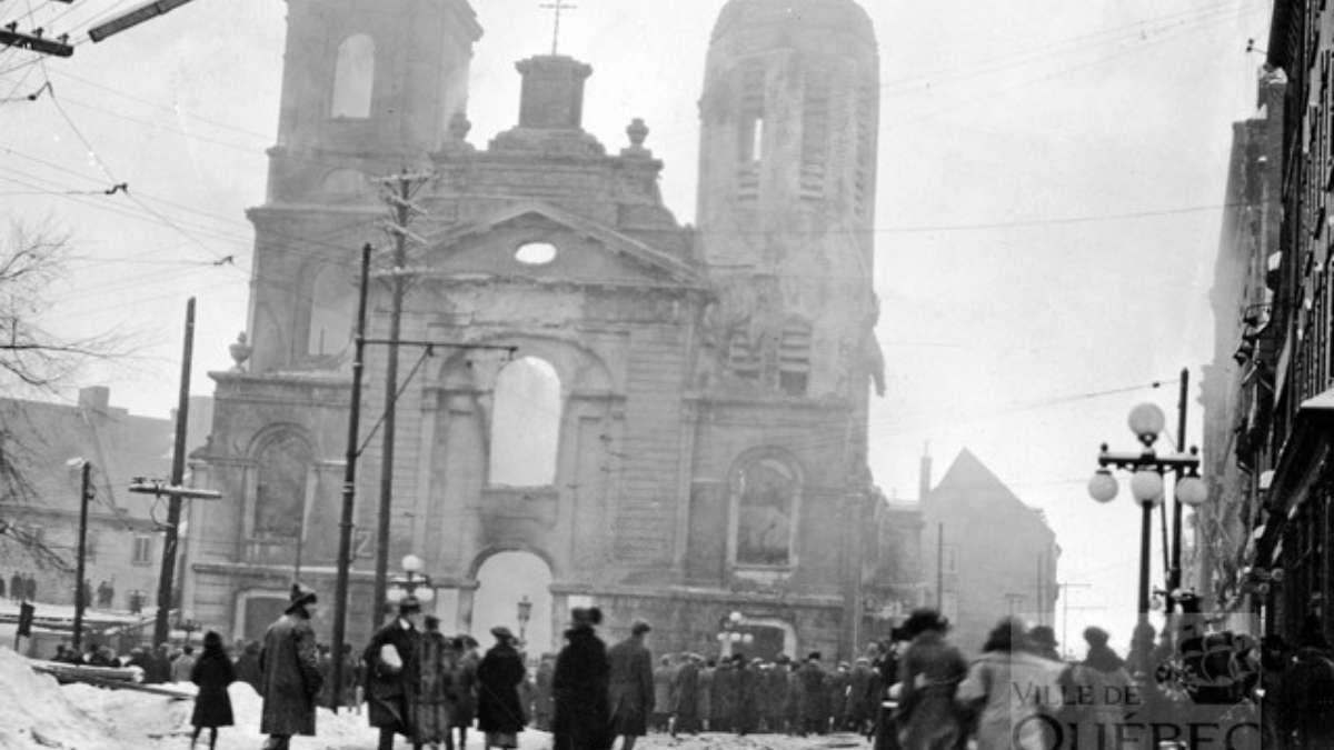 Quand la basilique-cathédrale de Notre-Dame de Québec s’est embrasée