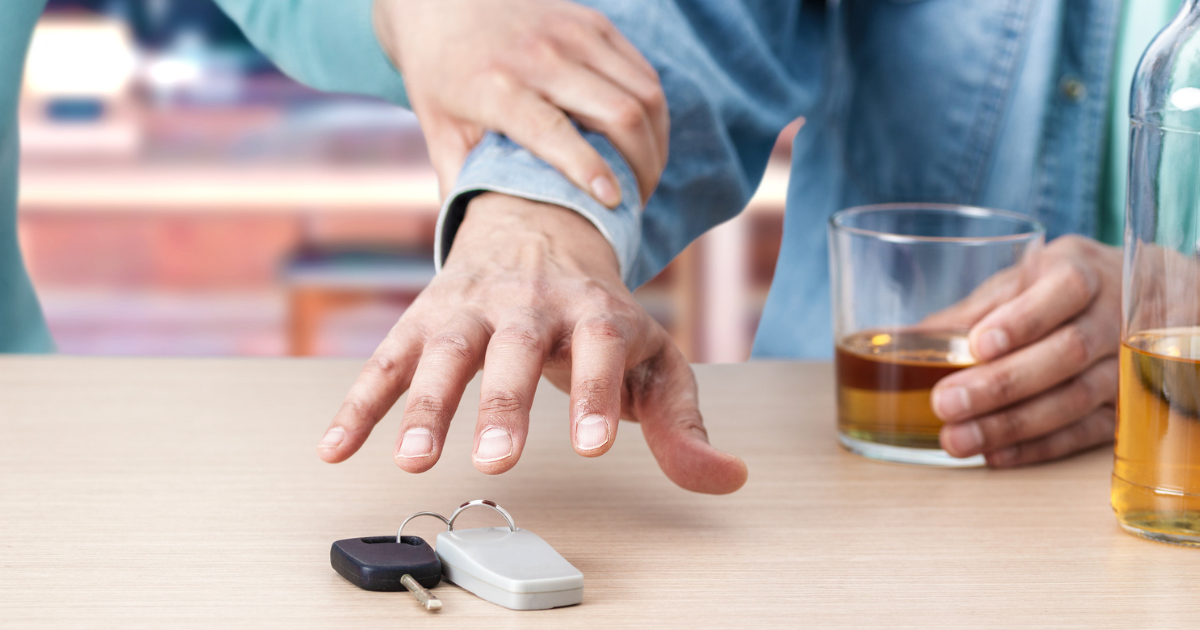 Trois fois la limite d'alcool, et au volant!