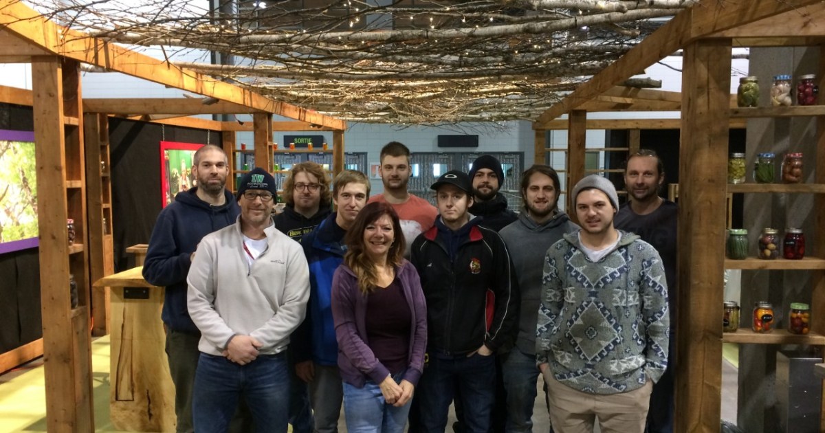 Un marché public de Fierbourg à Expo Habitat