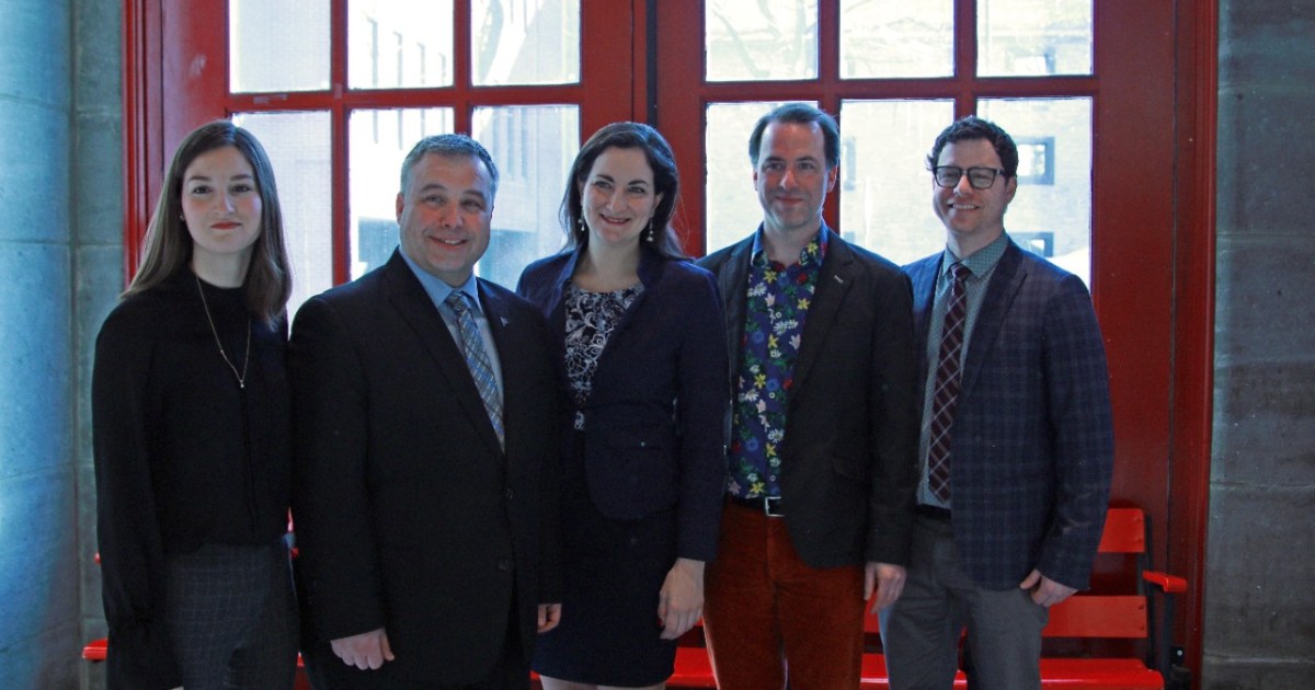 Les Gros Becs déménagent